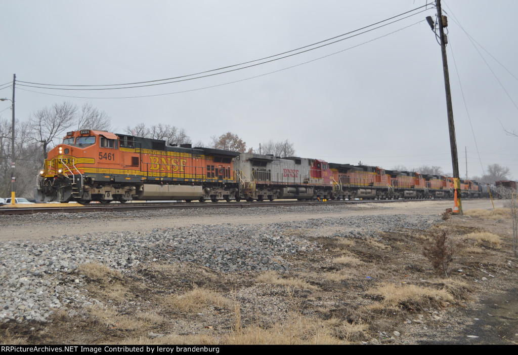 BNSF 5461 with the TULKCK